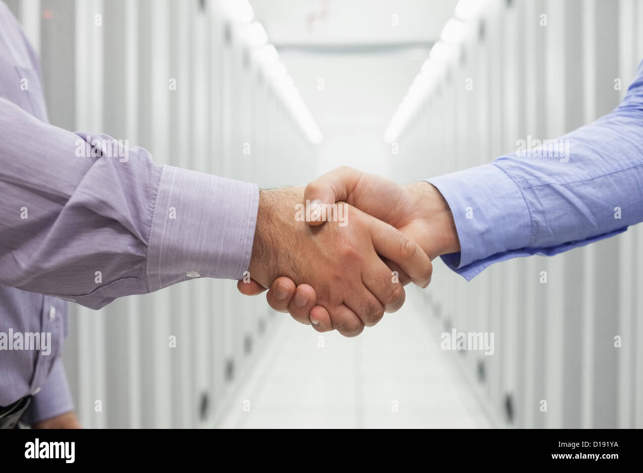 Men shaking hands Stock Photo - Alamy