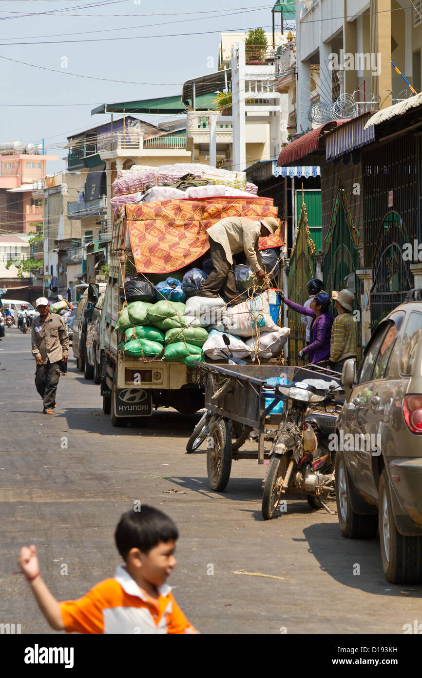 Typical Everyday Life in the Streets of Phnom Penh, Cambodia Stock ...