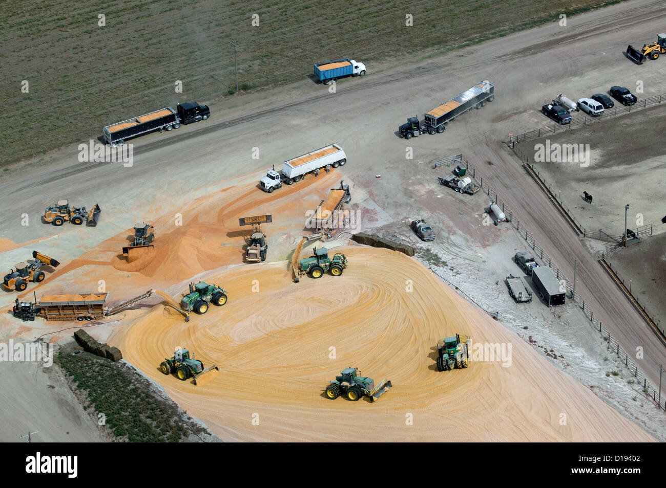 Cattle feed lot usa aerial hi-res stock photography and images - Alamy