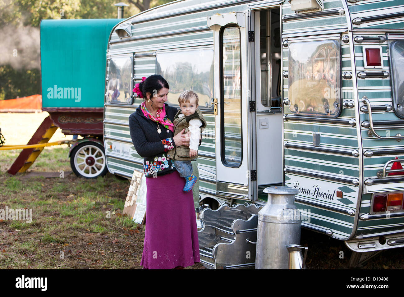 Gypsy caravan hi-res stock photography and images - Alamy