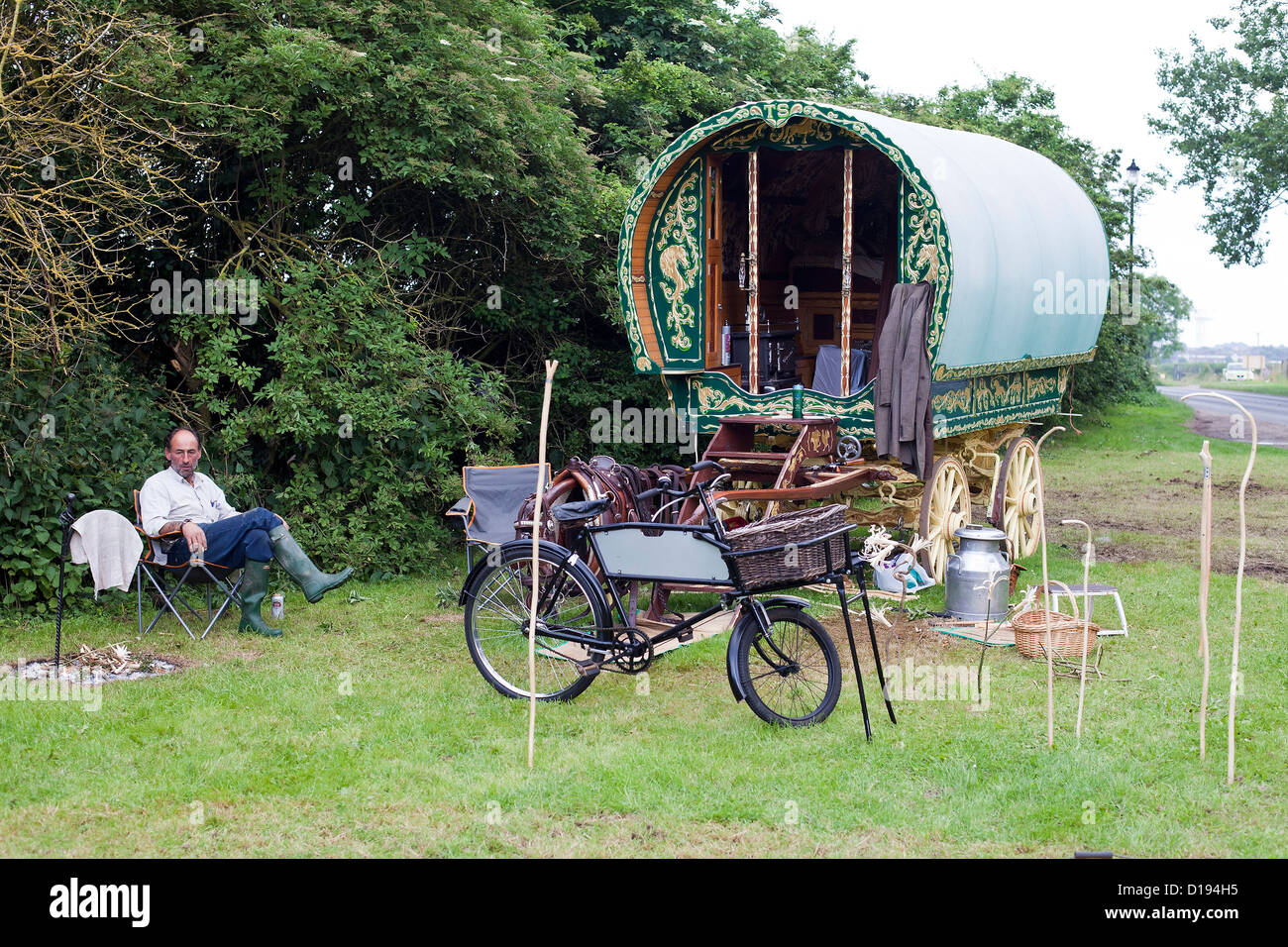Gypsy wagon camping hi-res stock photography and images - Alamy