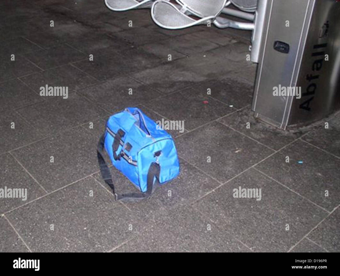 Unattended bags hi-res stock photography and images - Alamy