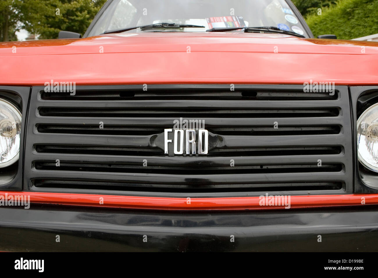 The front grill and badge of a classic Ford saloon Stock Photo - Alamy