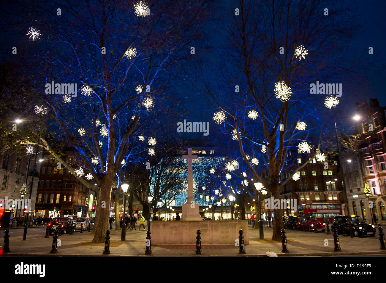 Sloane Square Peter Jones London Stock Photos & Sloane Square Peter ...