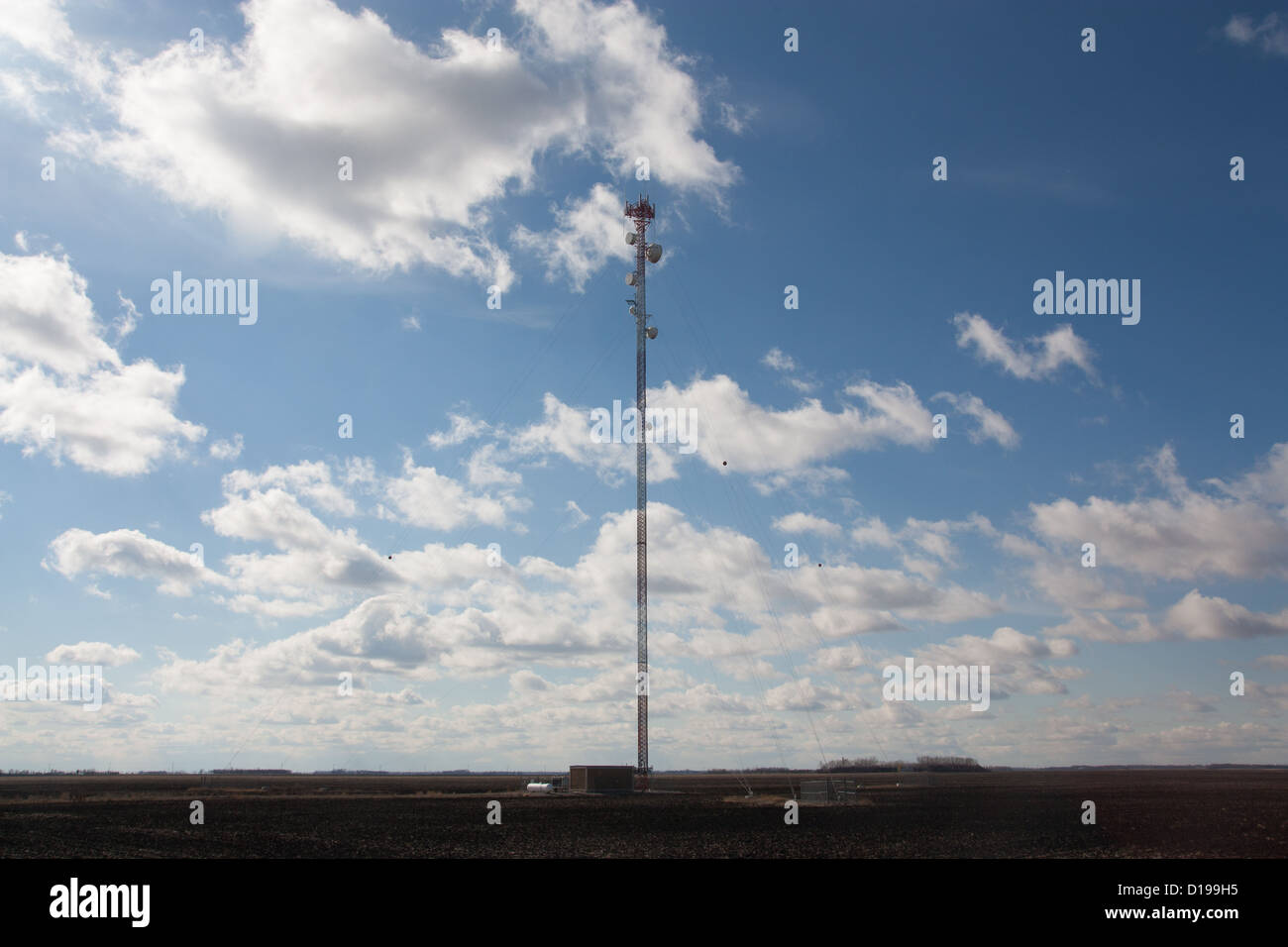 Cell phone tower hi-res stock photography and images - Alamy