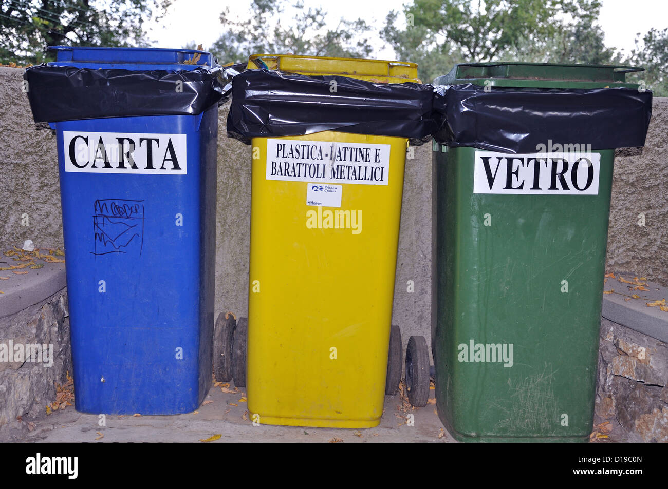 Recycling recycle bins italy hi-res stock photography and images - Alamy