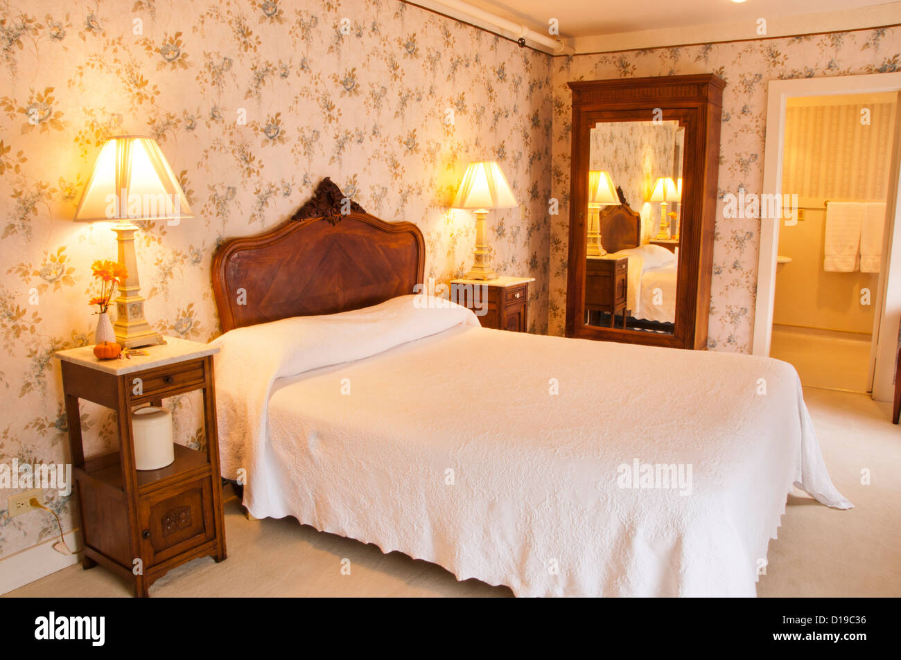 Interior of old fashioned hotel hi-res stock photography and images - Alamy