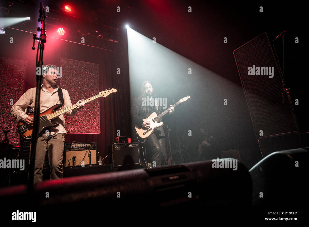 Bassist gord sinclair hi-res stock photography and images - Alamy