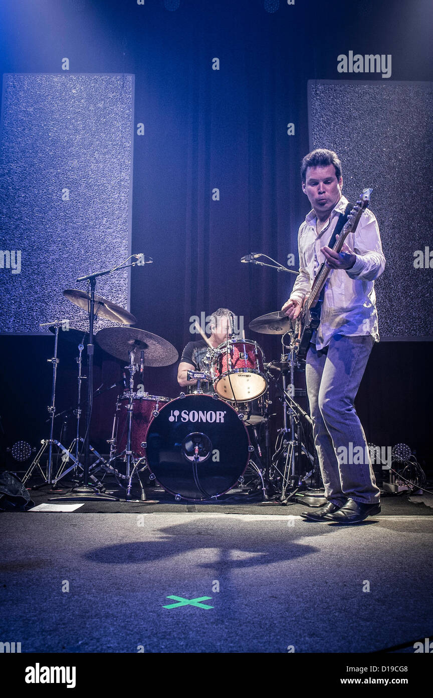 Drummer johnny fay hi-res stock photography and images - Alamy
