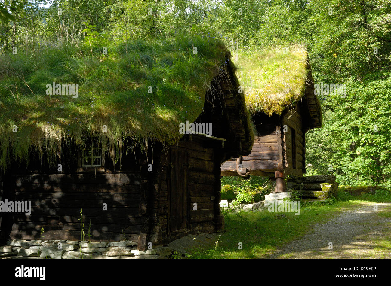 Turf huts hi-res stock photography and images - Alamy