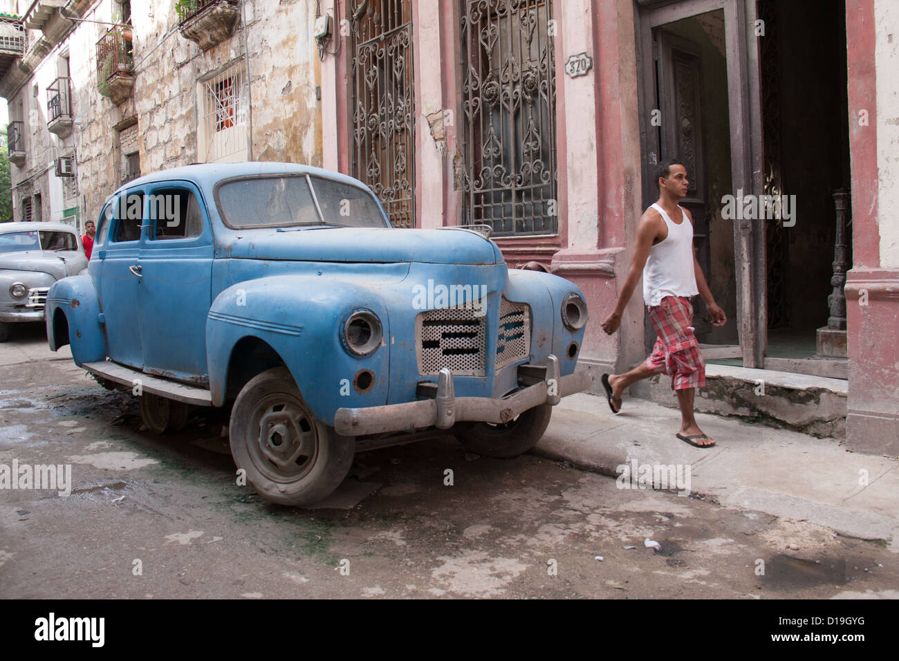 Old american blue car hi-res stock photography and images - Alamy