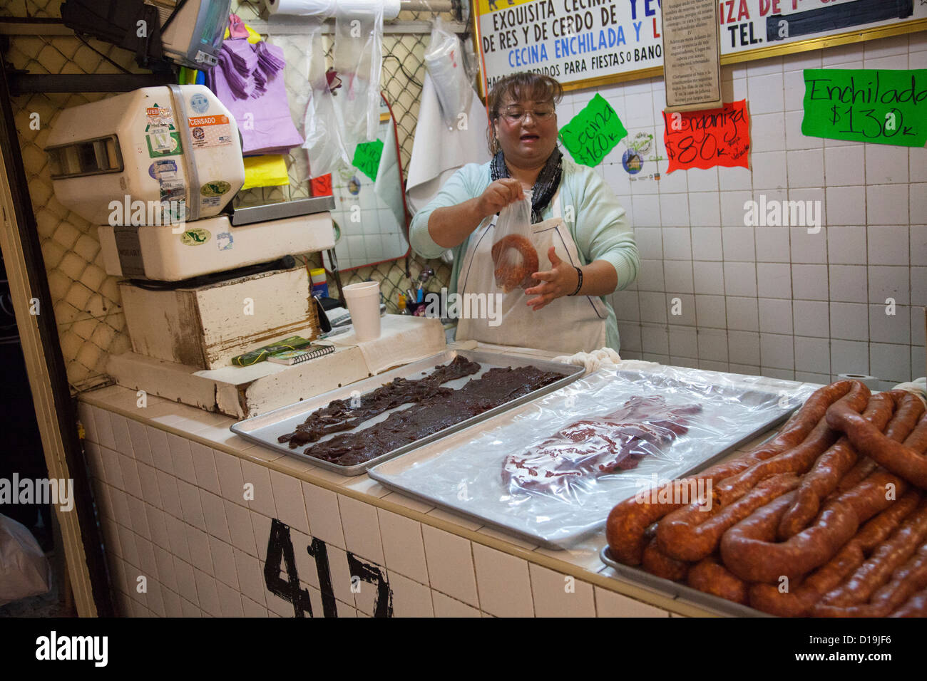 Mexican woman butcher hi-res stock photography and images - Alamy