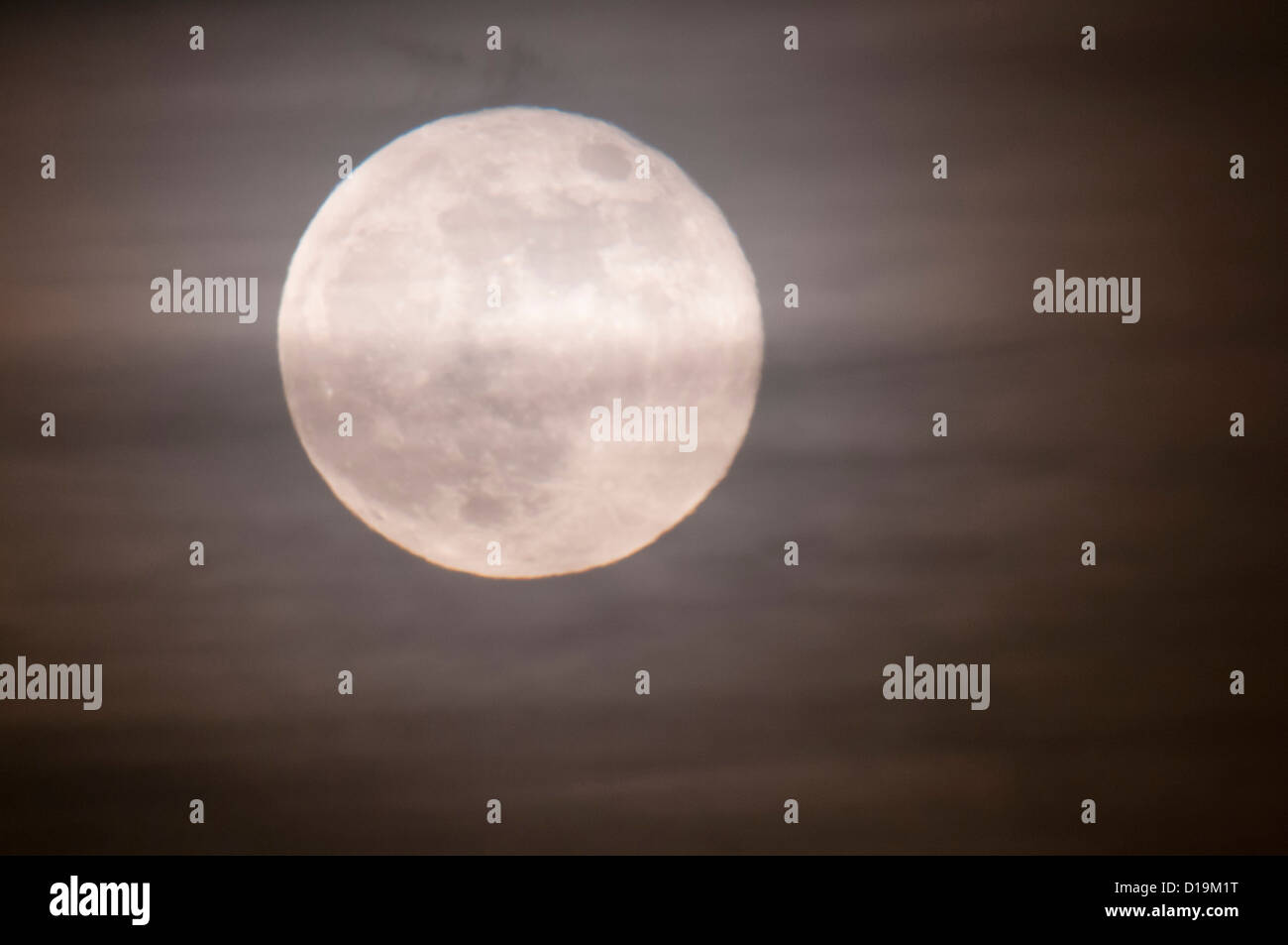 Moon and lightning hi-res stock photography and images - Alamy