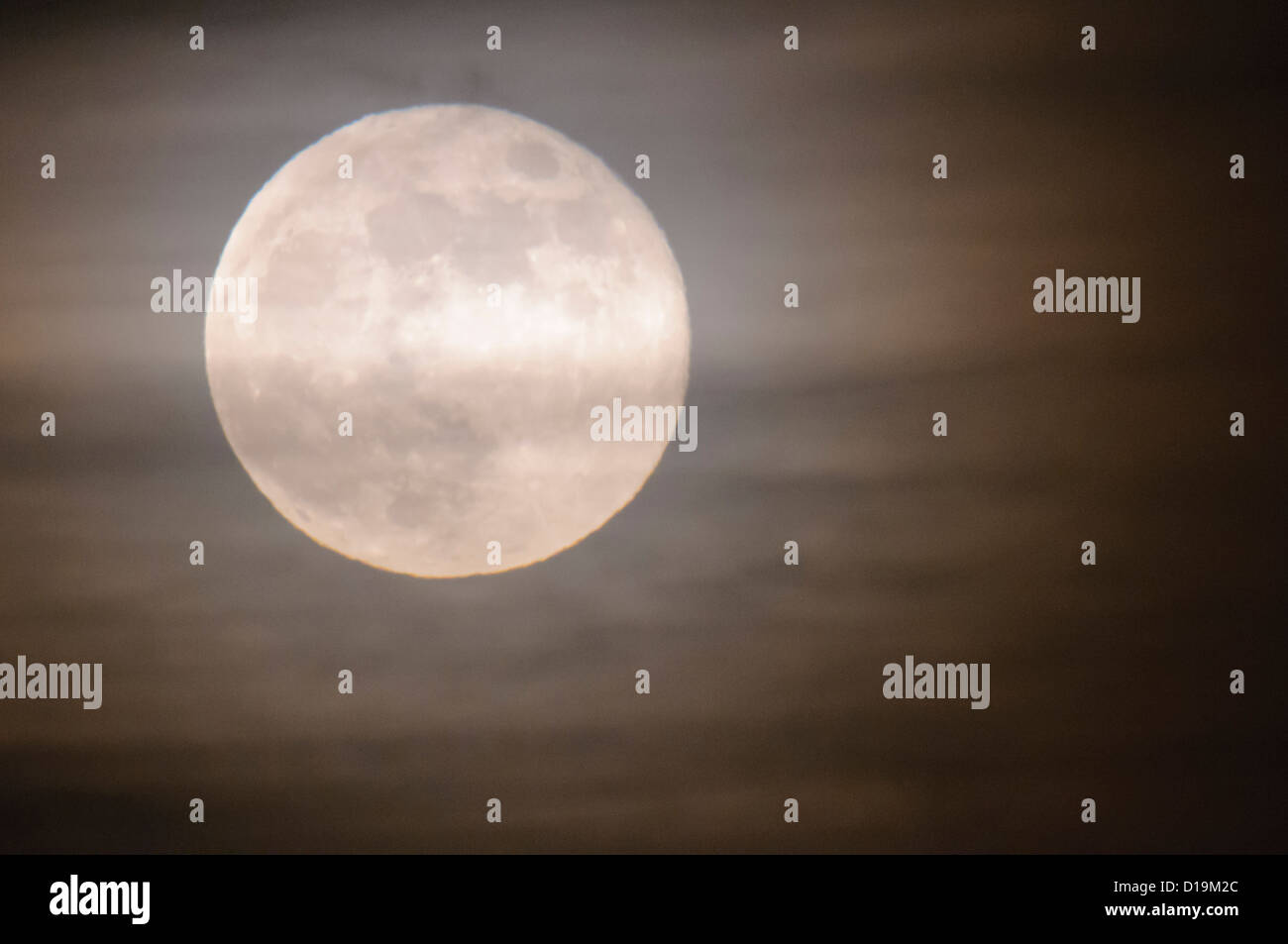 Moon and lightning hi-res stock photography and images - Alamy