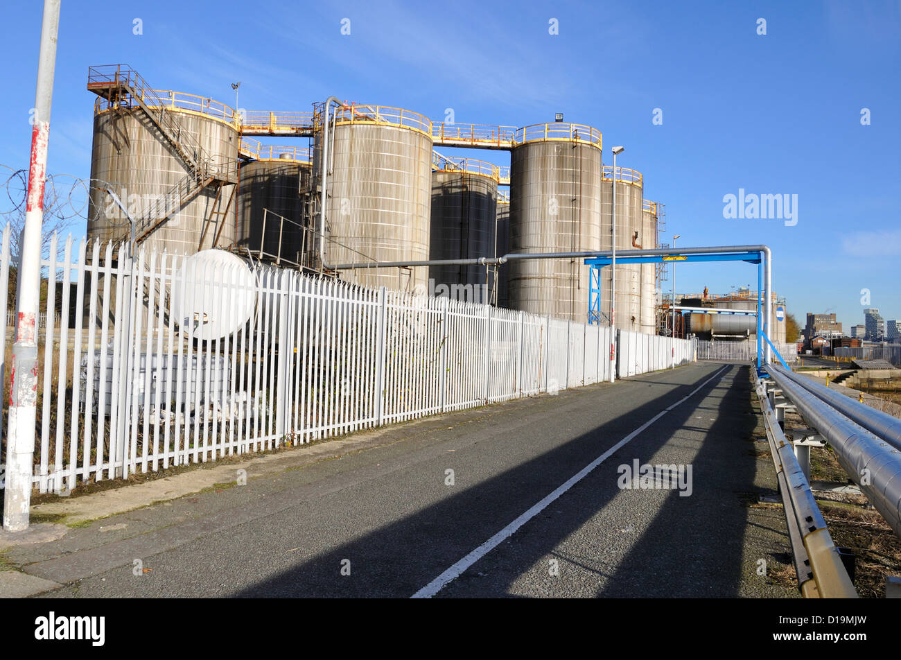 Dockside road hi-res stock photography and images - Alamy