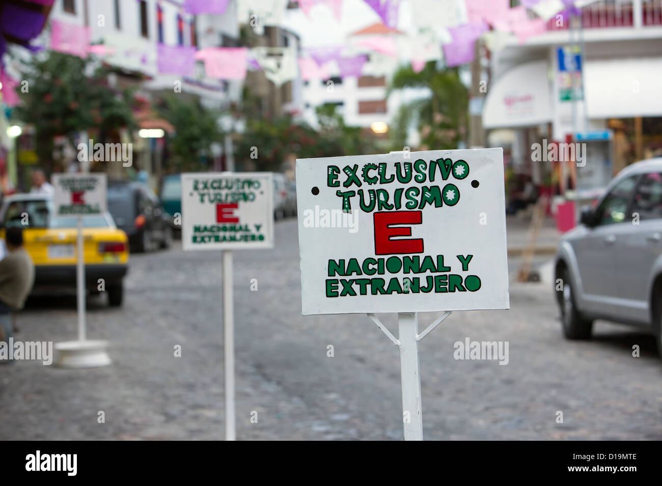 Puerto vallarta sign hi-res stock photography and images - Alamy
