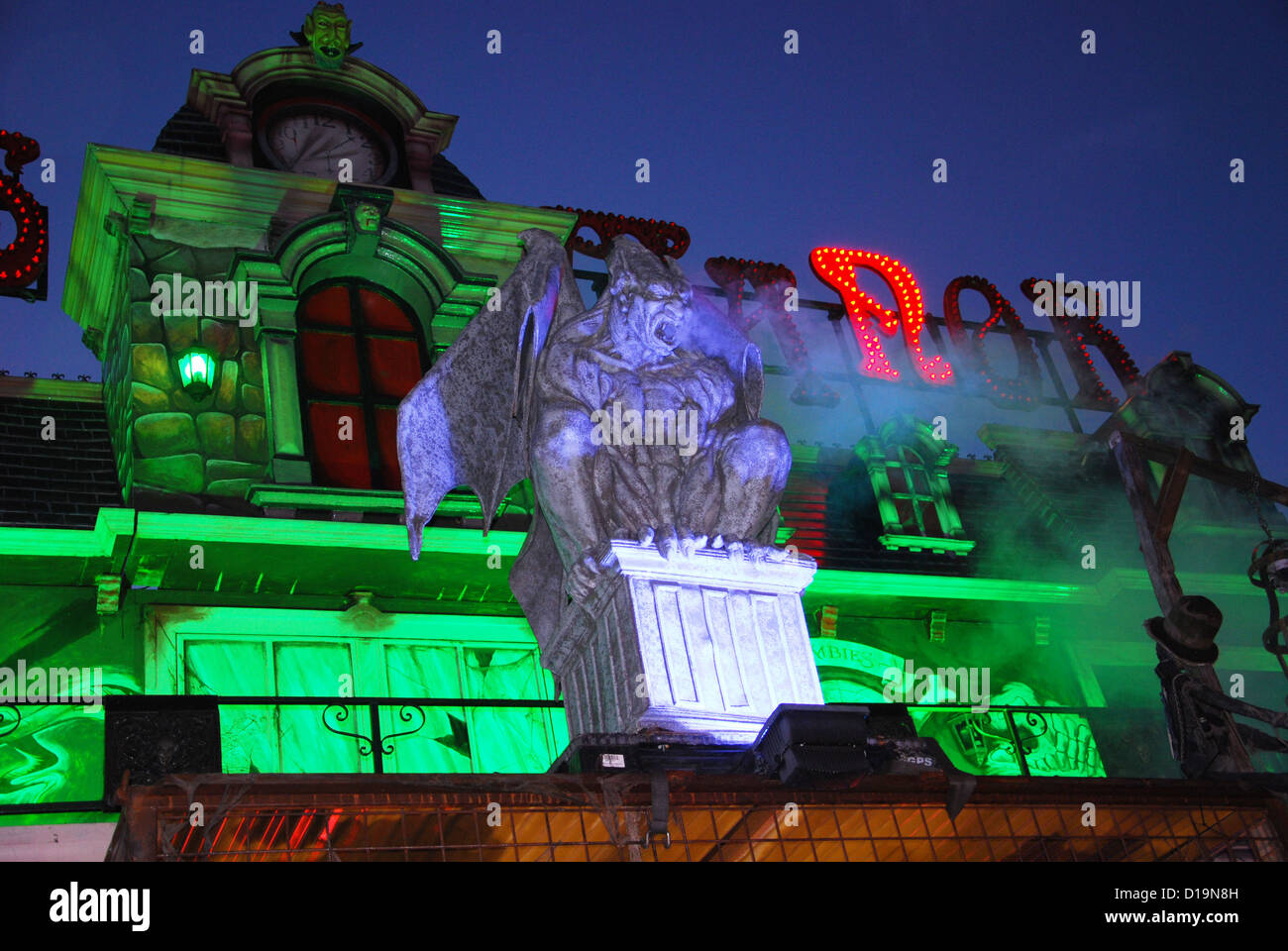 Fairground characters hi-res stock photography and images - Alamy