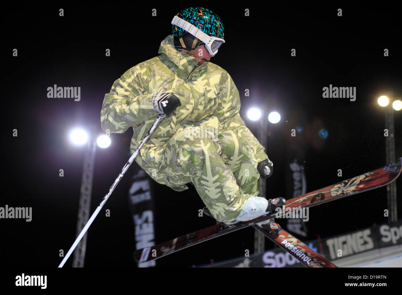 Half pipe freestyle skiing hi-res stock photography and images - Alamy