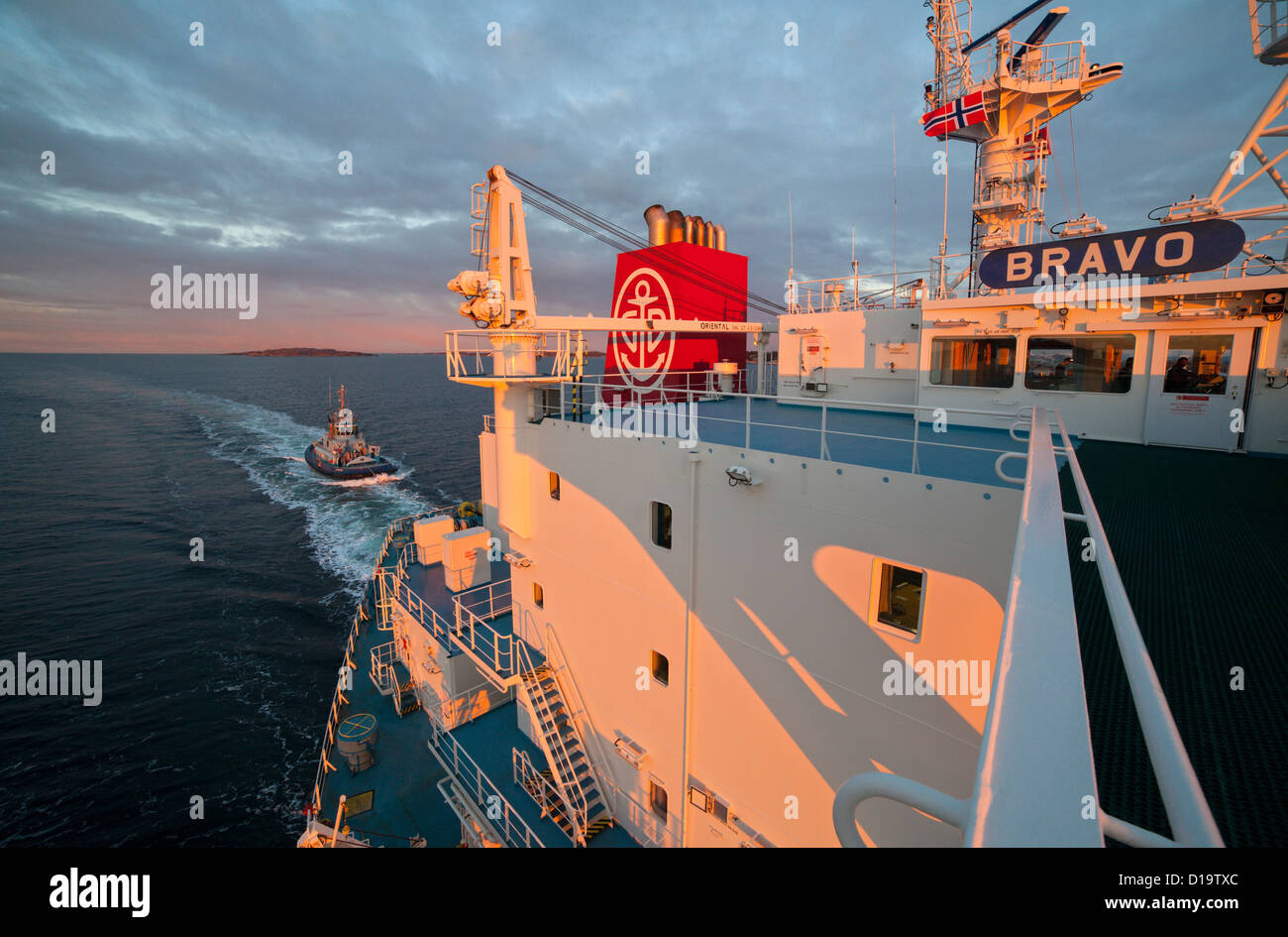 Tugboat escorts motortanker Bravo to Mongstad oil terminal and refinery ...
