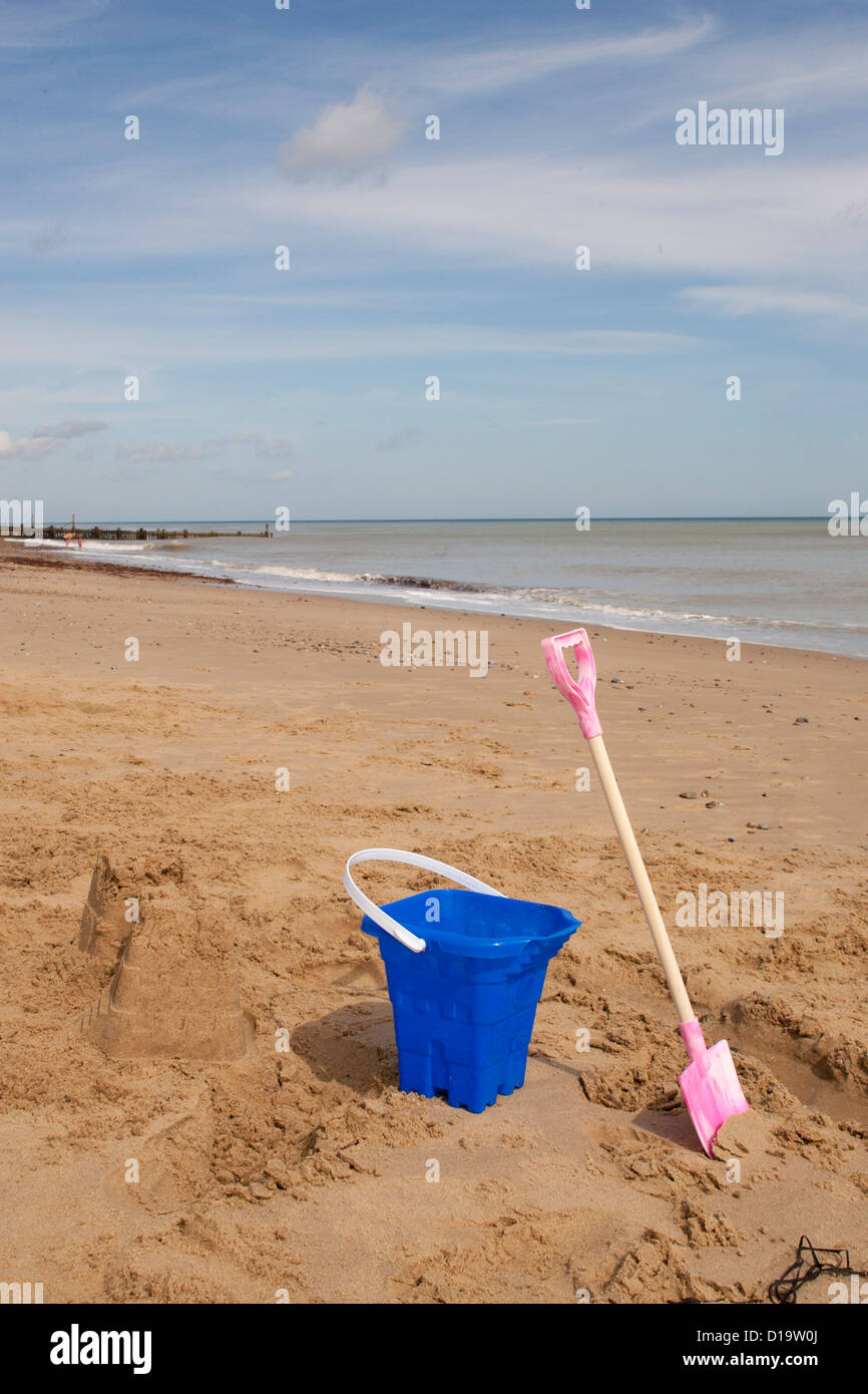 Bucket and spade Stock Photo - Alamy