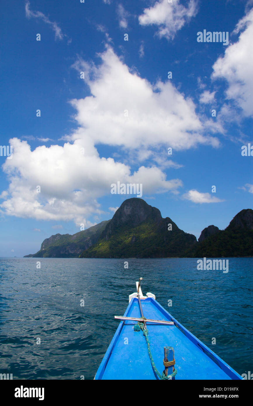 Limestone rock formations as seen from Catamaran, El Nido, Palawan ...