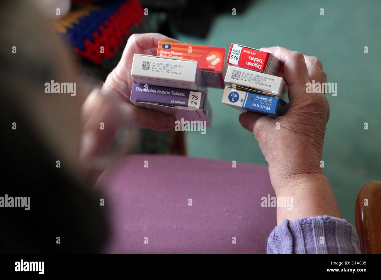 Reading medication instructions hi-res stock photography and images - Alamy