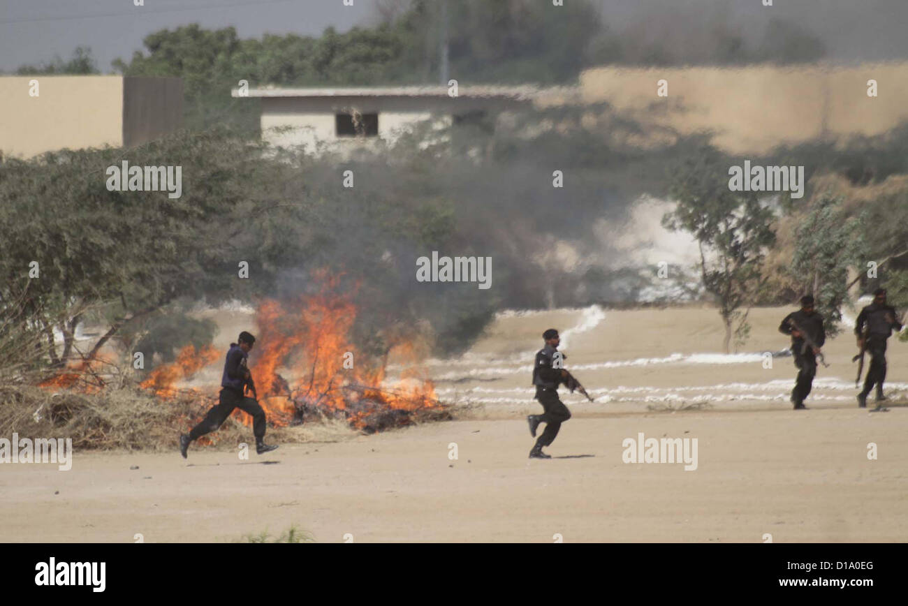KARACHI, PAKISTAN, DEC 12: Sindh Police commandos showing their efforts ...