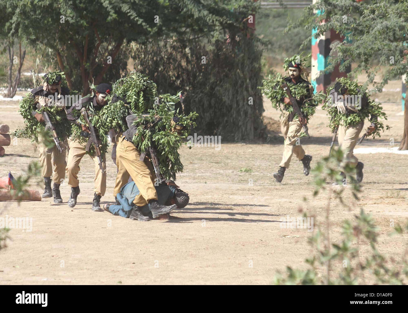KARACHI, PAKISTAN, DEC 12: Sindh Police commandos showing their efforts ...