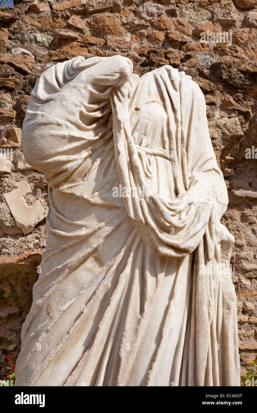 Rome - statue from Atrium Vestae - Forum romanum Stock Photo - Alamy