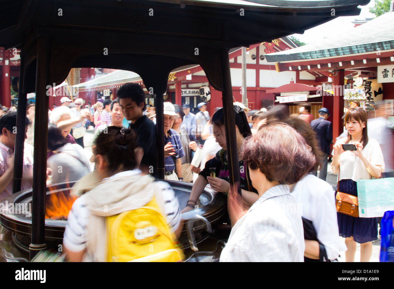 Throw sticks hi-res stock photography and images - Alamy