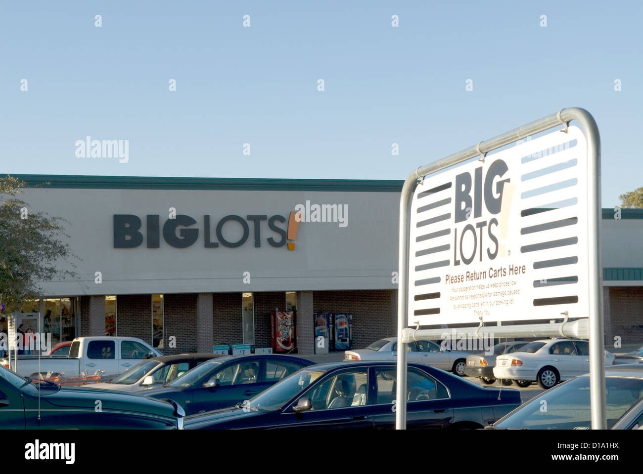 Big lots hi-res stock photography and images - Alamy