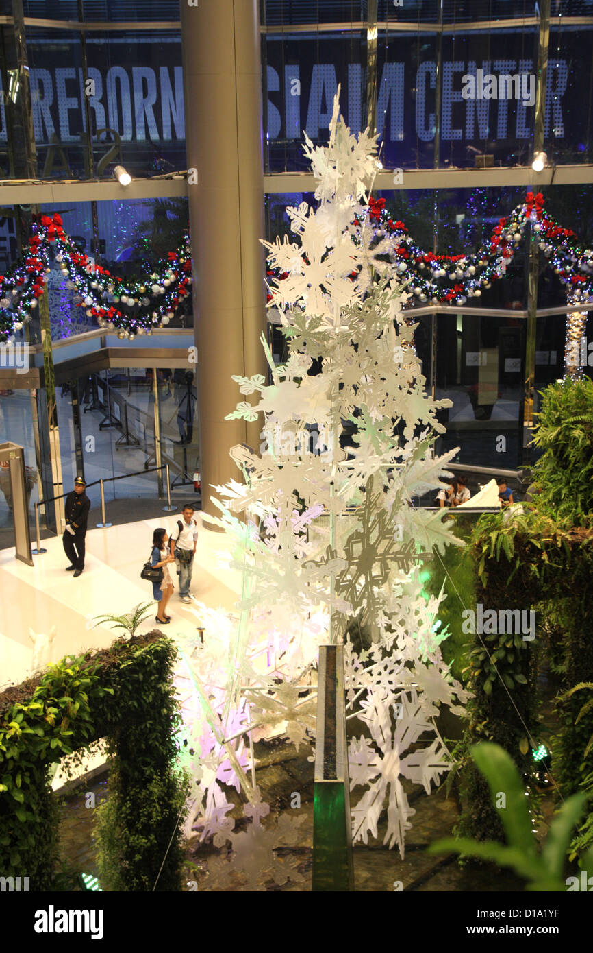 Siam paragon mall hi-res stock photography and images - Alamy