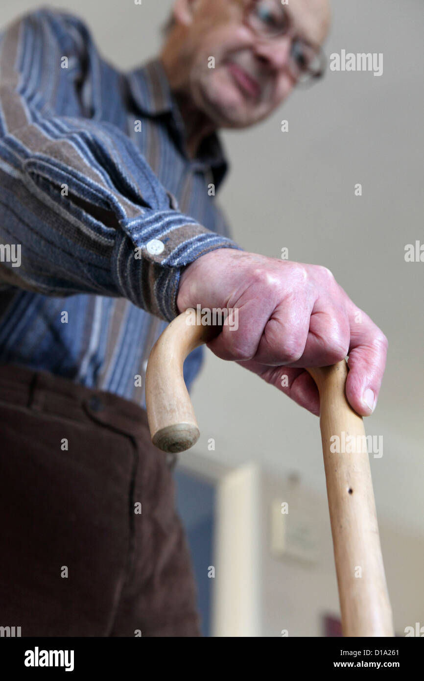 Hand old man walking stick hi-res stock photography and images - Alamy