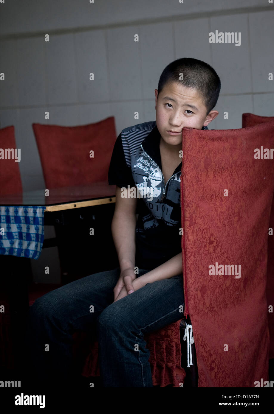 Restaurant outside table children hi-res stock photography and images ...