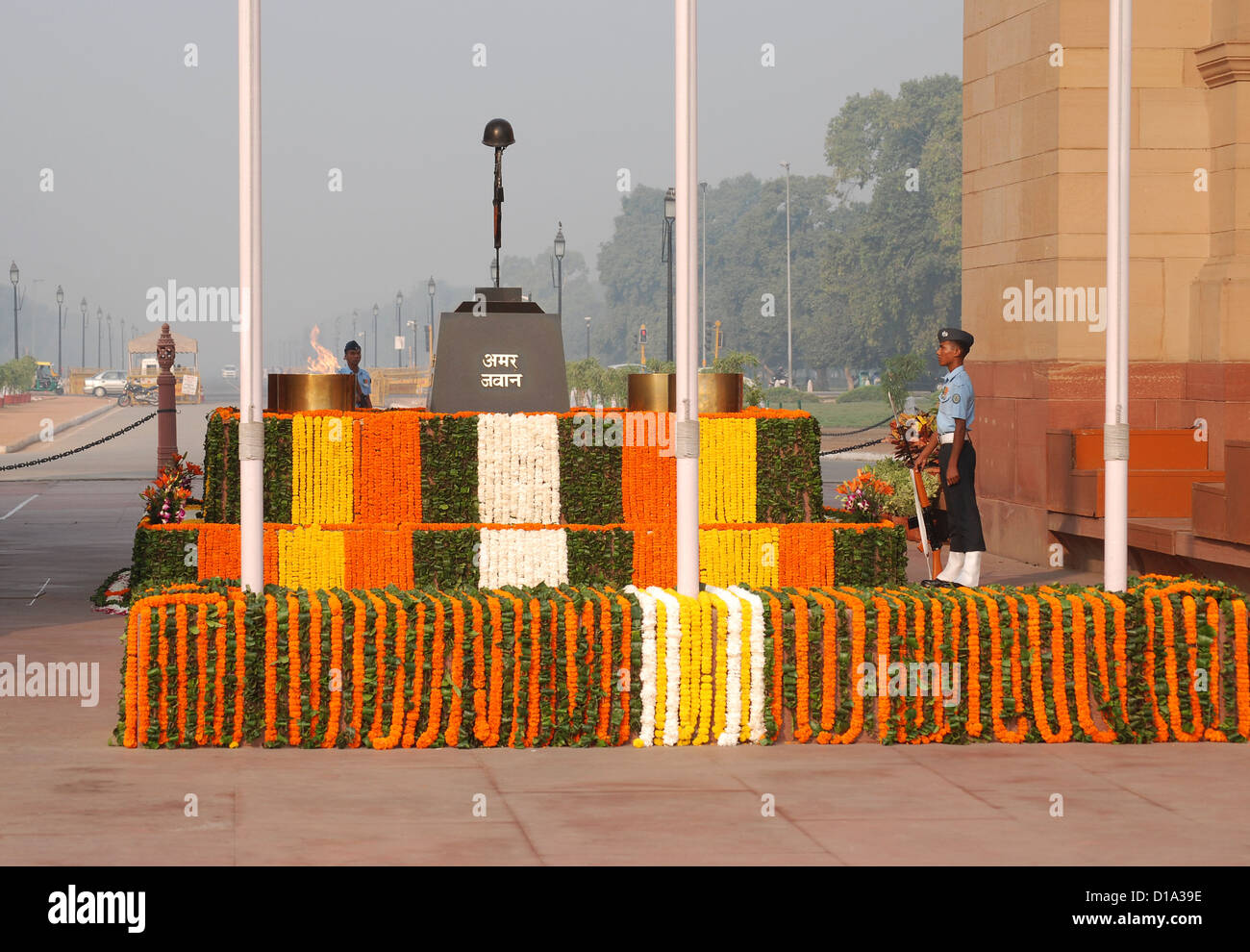 amar javan ; a flame under india gate, which is a tribute to soldiers ...