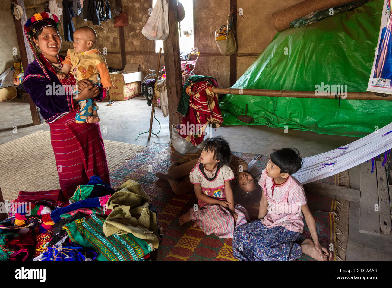 Palaung people hi-res stock photography and images - Alamy