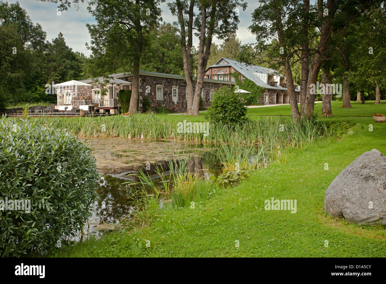 Manor house gardens hi-res stock photography and images - Alamy