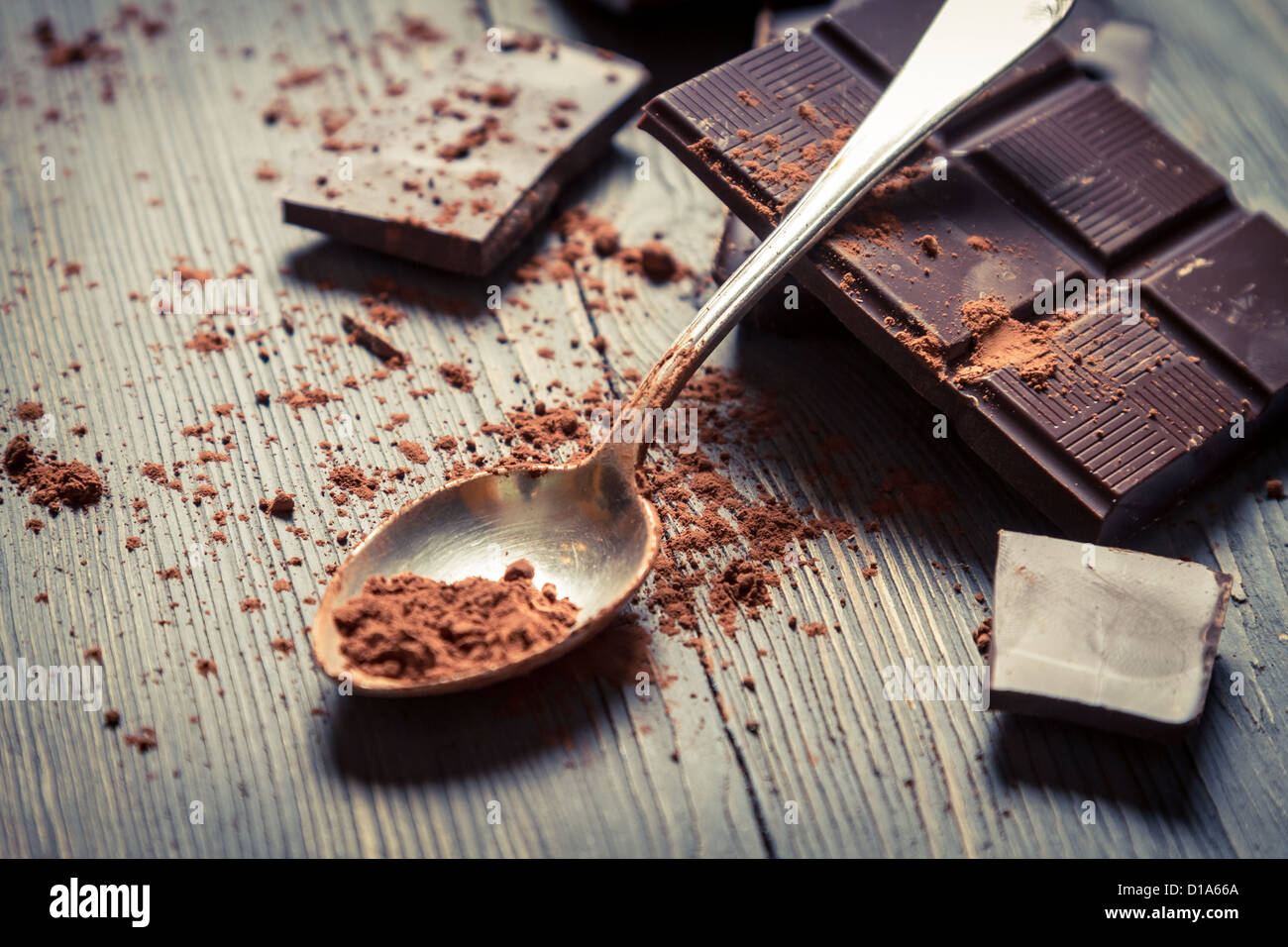 Cocoa Powder and bitter chocolate bar Stock Photo - Alamy