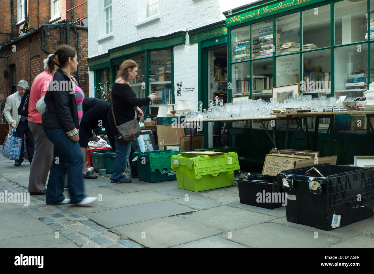 Walk shop hi-res stock photography and images - Alamy