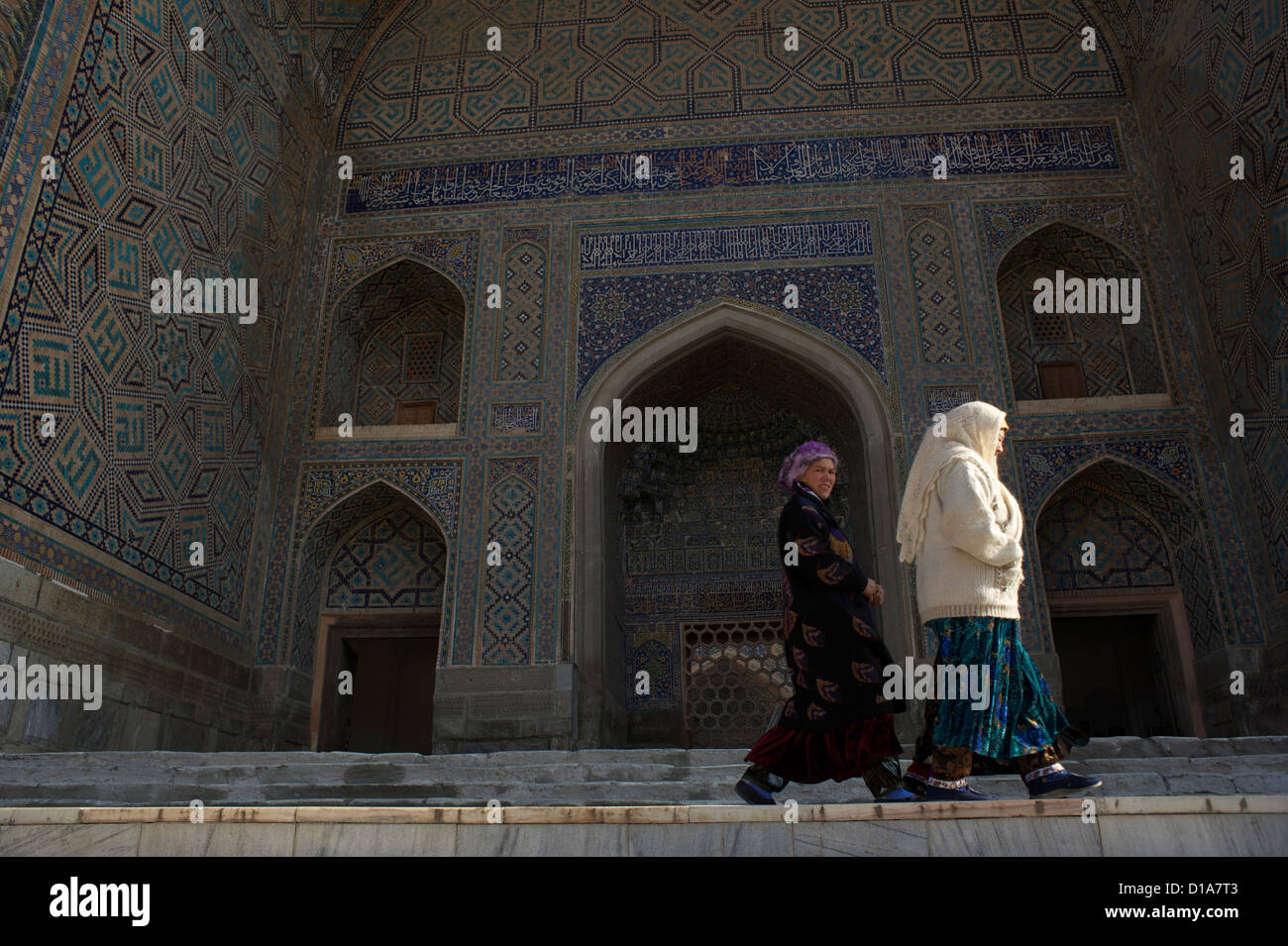 Traditional women in samarkand uzbekistan hi-res stock photography and ...