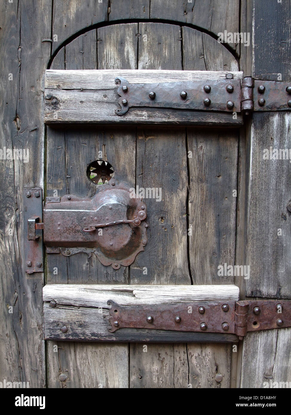 Medieval hinges hi-res stock photography and images - Alamy