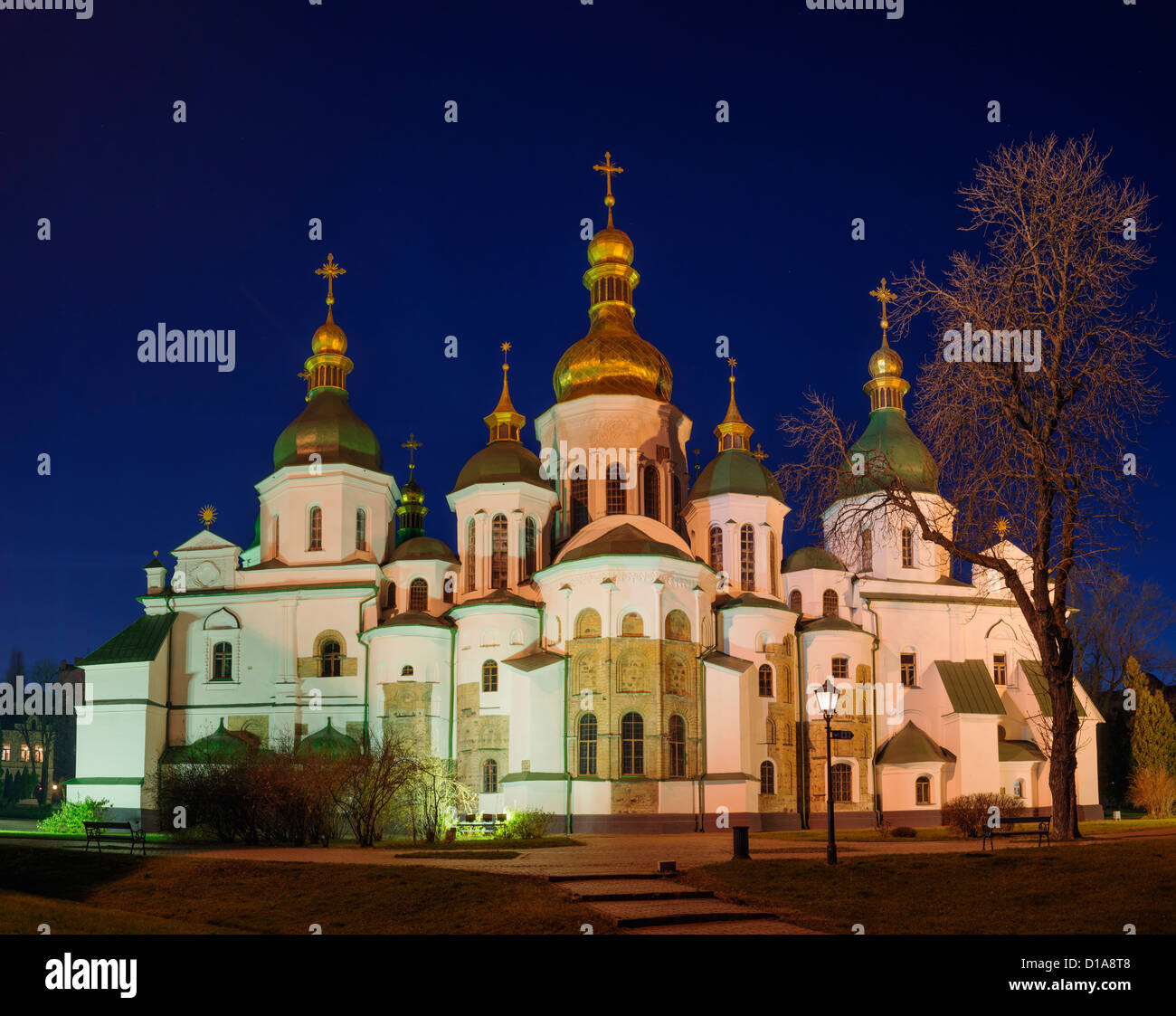 Kyiv at night hi-res stock photography and images - Alamy