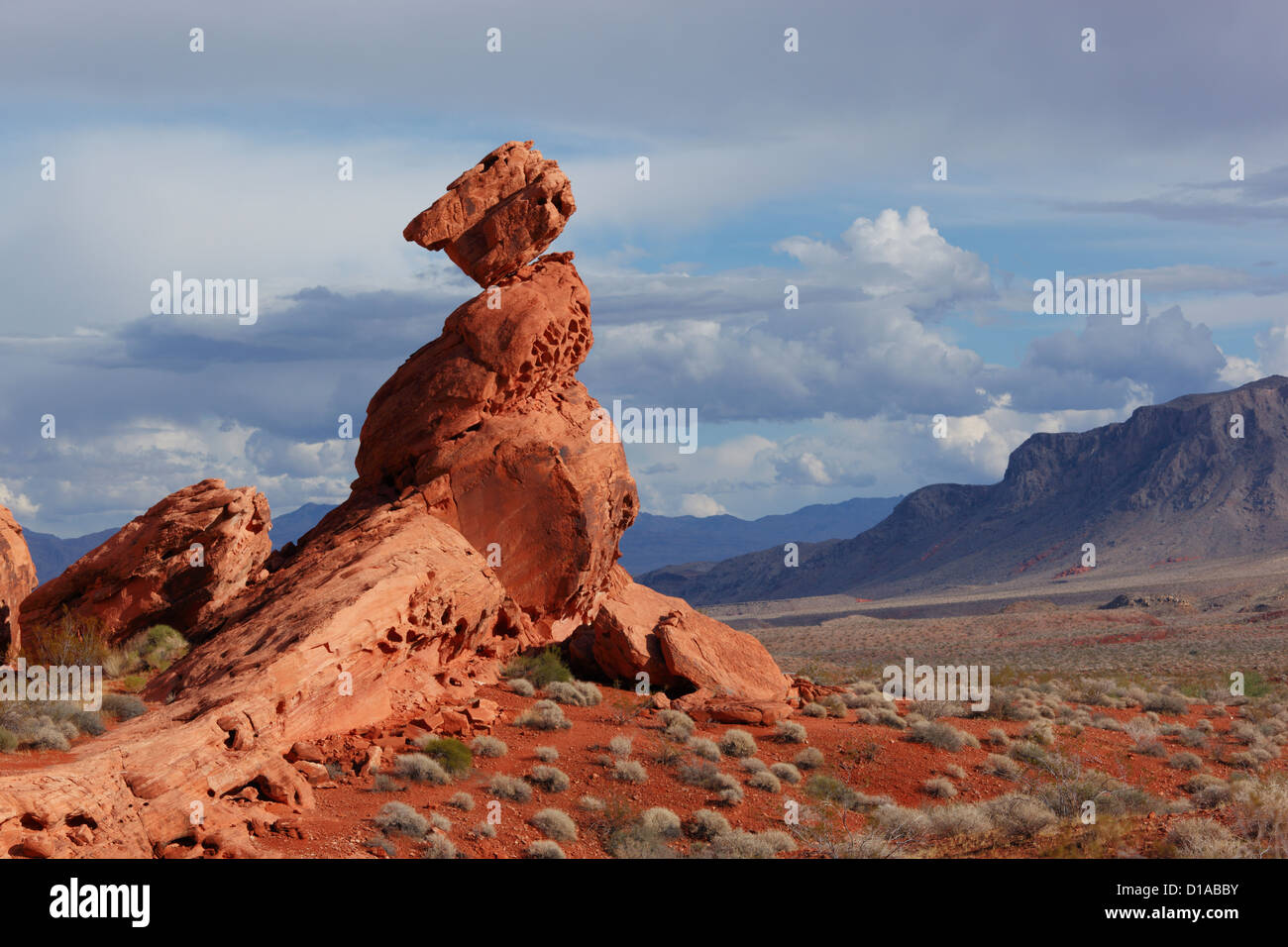 Balanced Rock in Valley of Fire State Park, Nevada, USA Stock Photo - Alamy