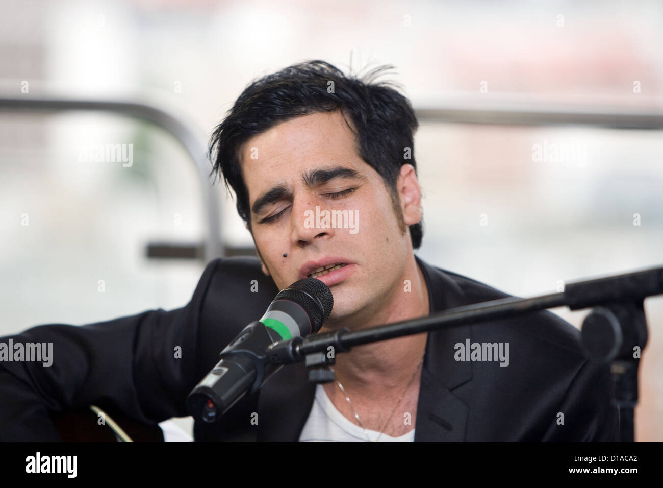 Israeli singer hi-res stock photography and images - Alamy