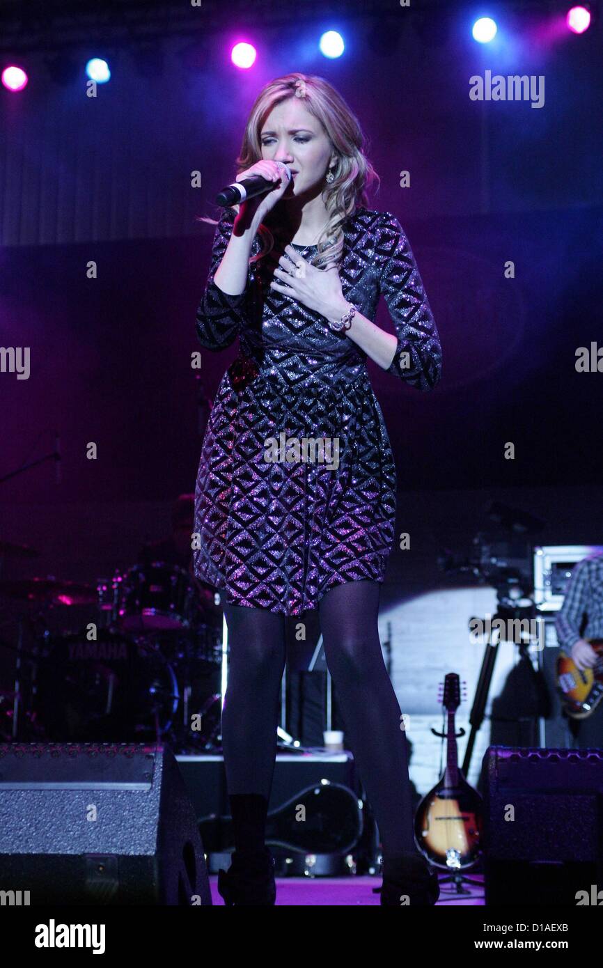 Sarah Darling on stage for Sarah Darling Performs at Cowboy Fanfest ...