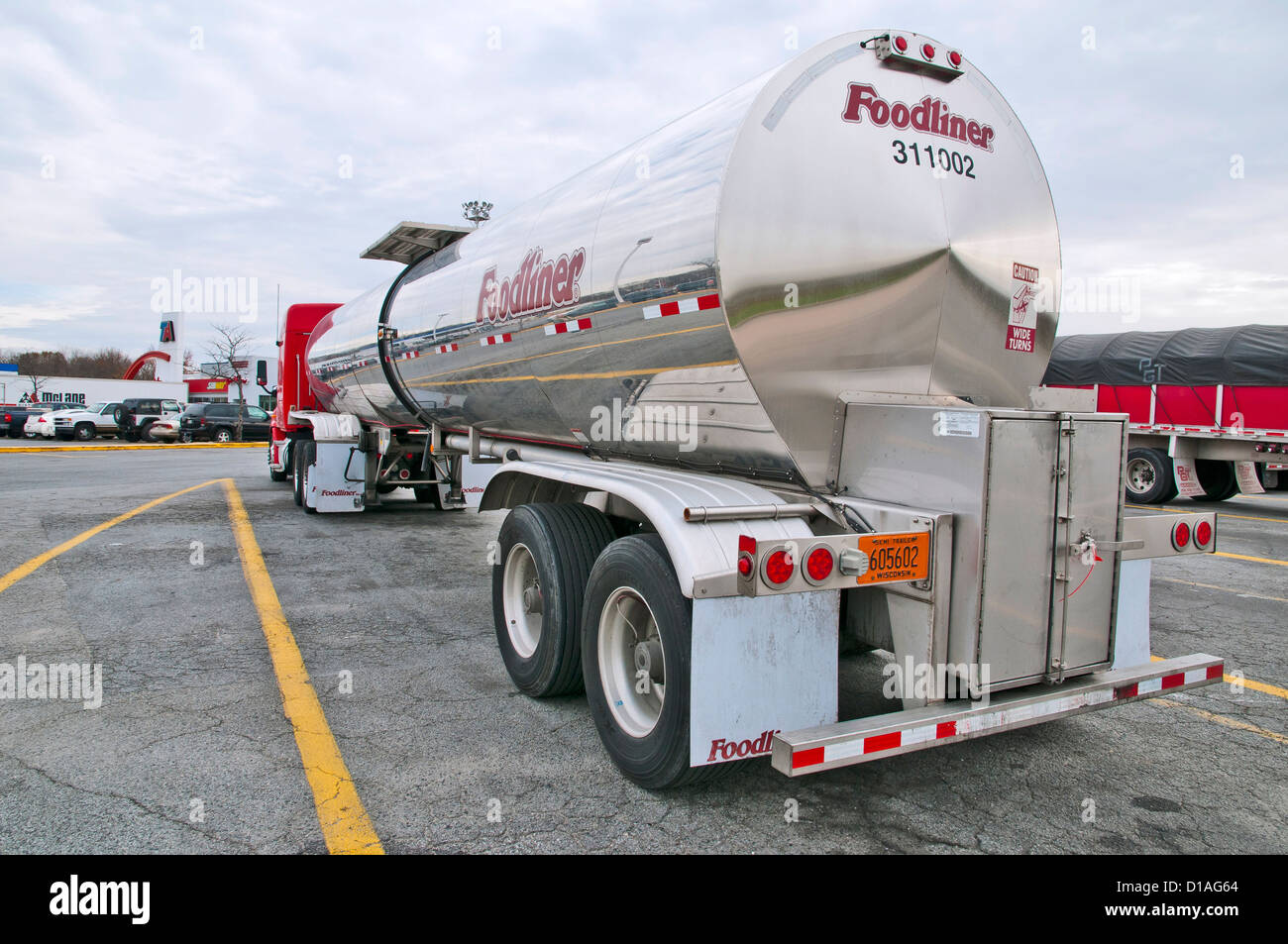 Cistern truck hi-res stock photography and images - Alamy