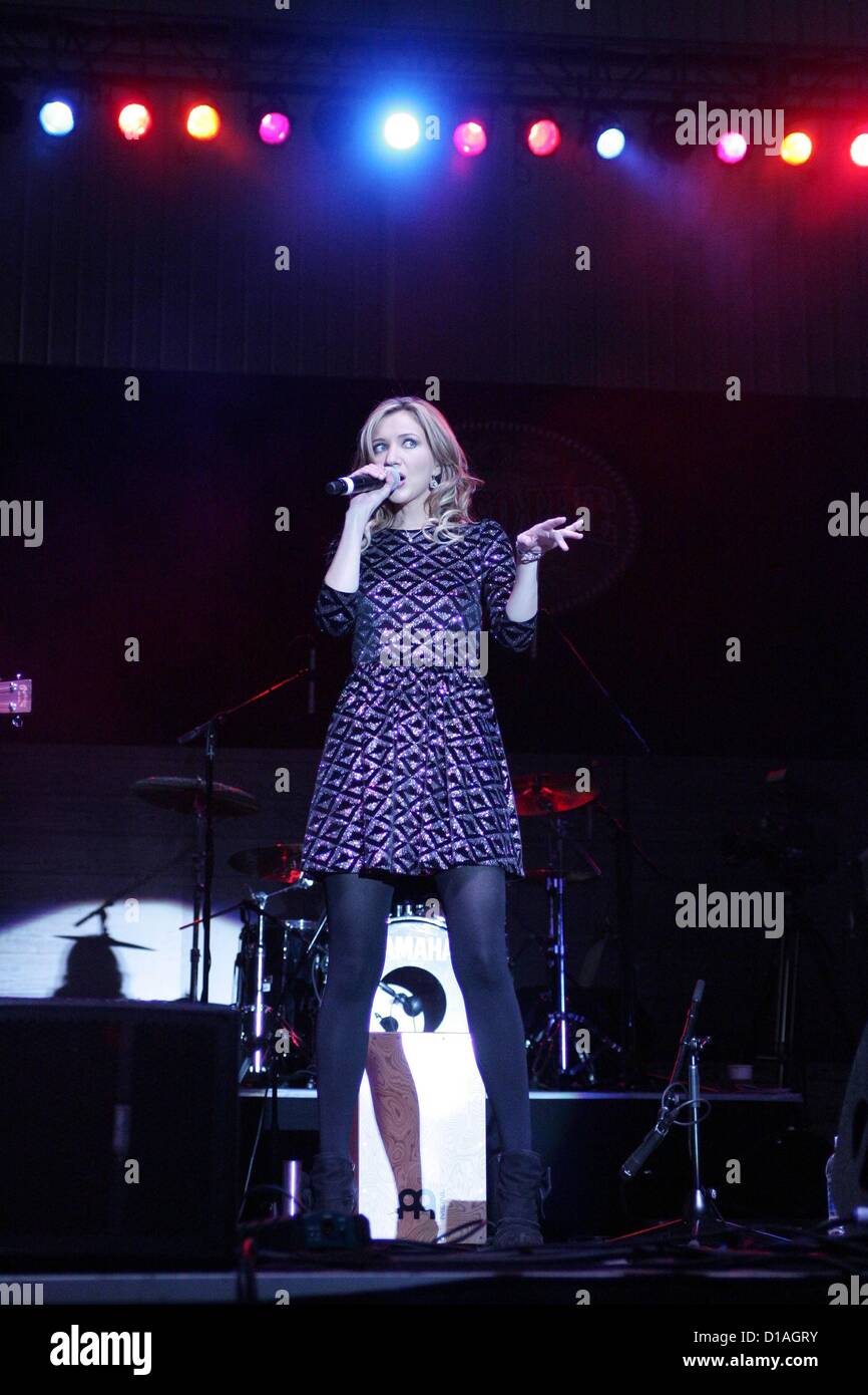 Sarah Darling on stage for Sarah Darling Performs at Cowboy Fanfest ...