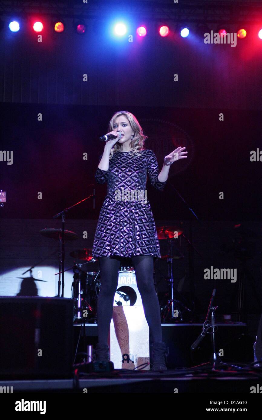 Sarah Darling on stage for Sarah Darling Performs at Cowboy Fanfest ...