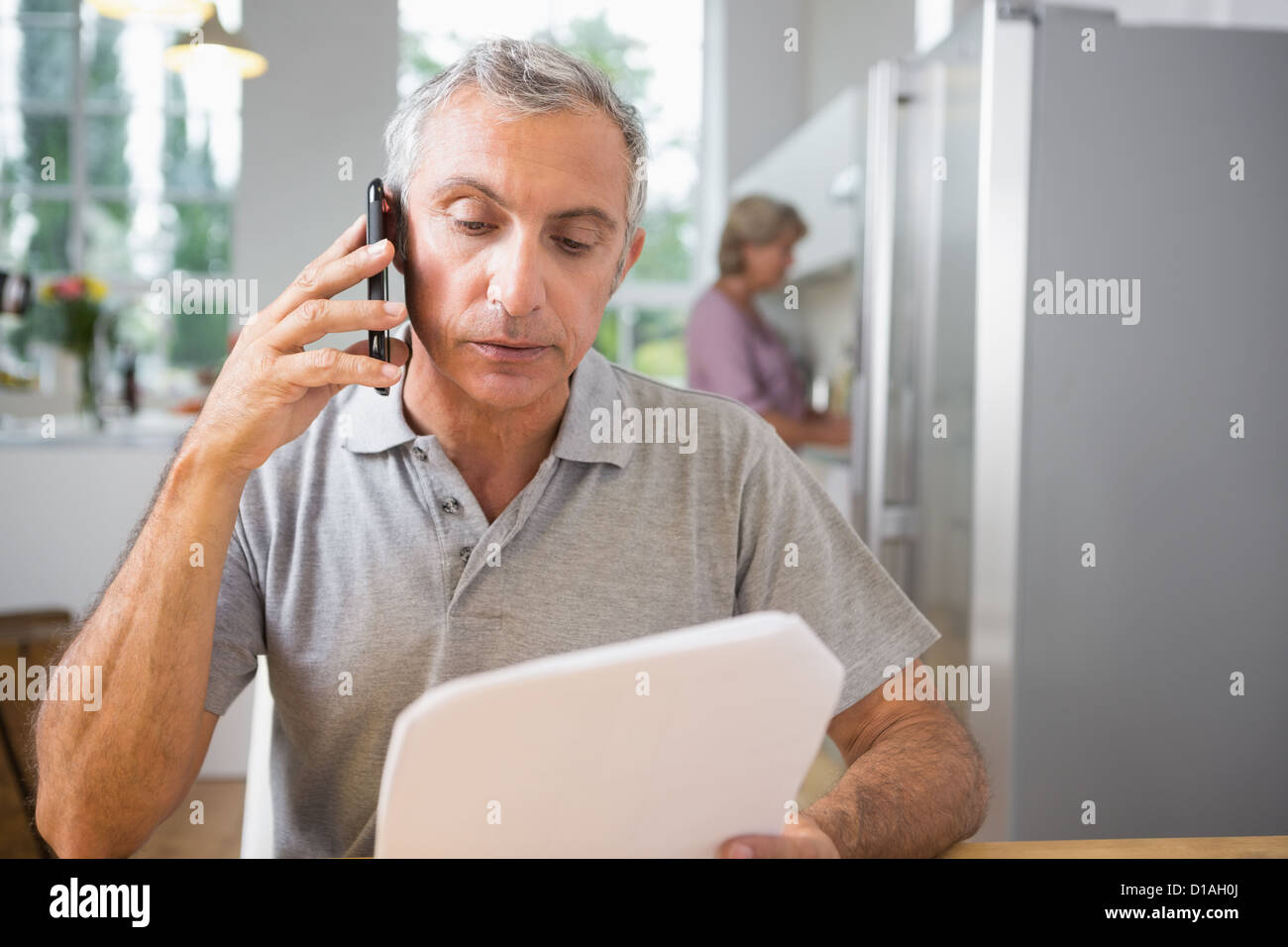 Paper reading paper sheet hi-res stock photography and images - Alamy