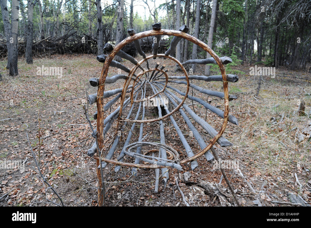 Native american indian salmon fish trap hi-res stock photography and ...